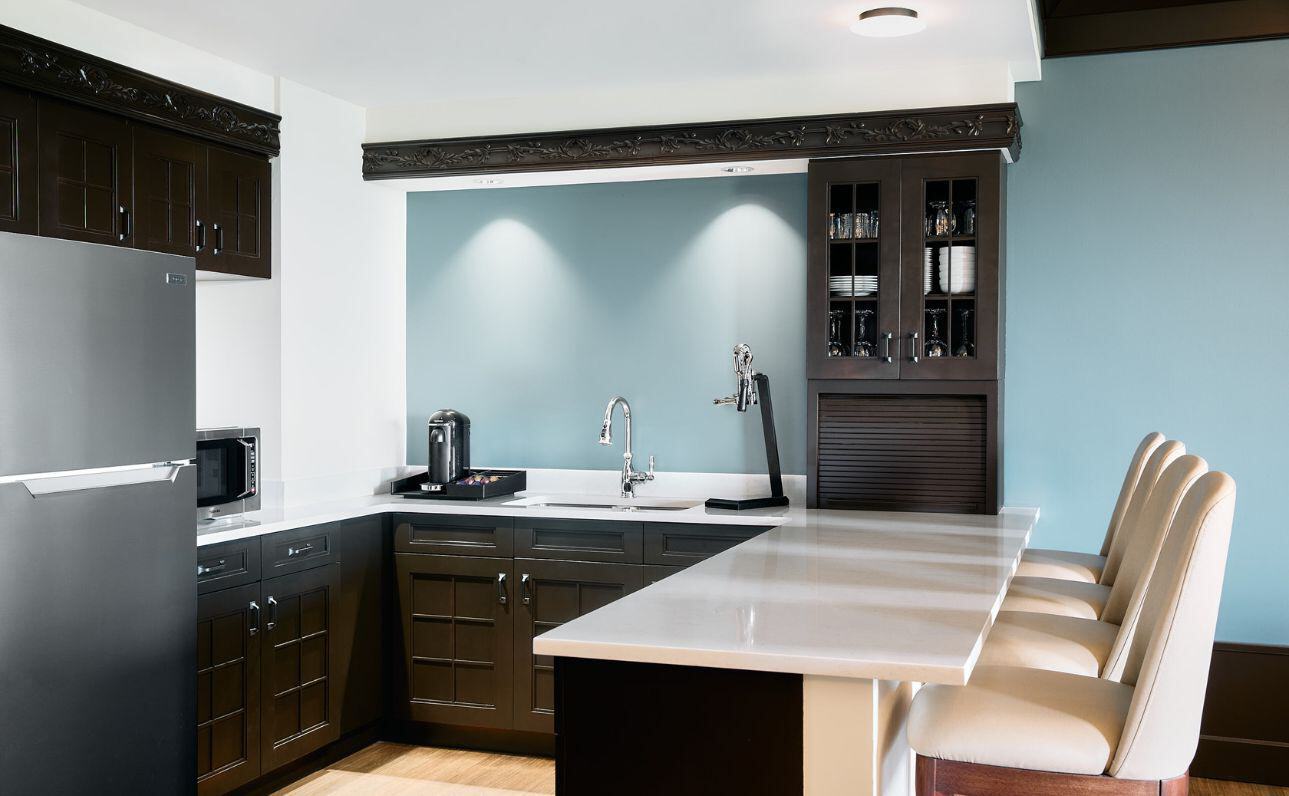 Presidential Suite w Lake View at Oglebay Lodge - Best West Virginia ...